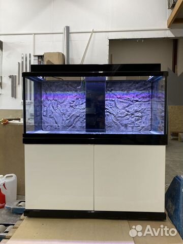 Аквариум открытого типа в отделке чб акрил