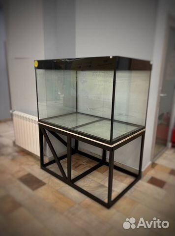 Аквариум (720л) и стойка
