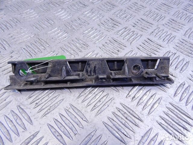 Кронштейн пластмассовый BMW E60/61 купить в Москве | Запчасти | Авито